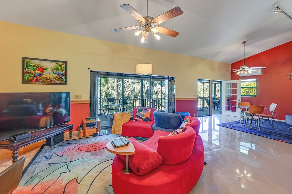 Tropical Vibes! Riverfront Bonita Springs Hideaway - Florida
