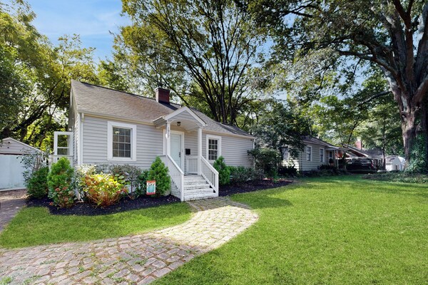 Charming House W/ Cozy Patio & Fire Pit - Wilmore - Charlotte