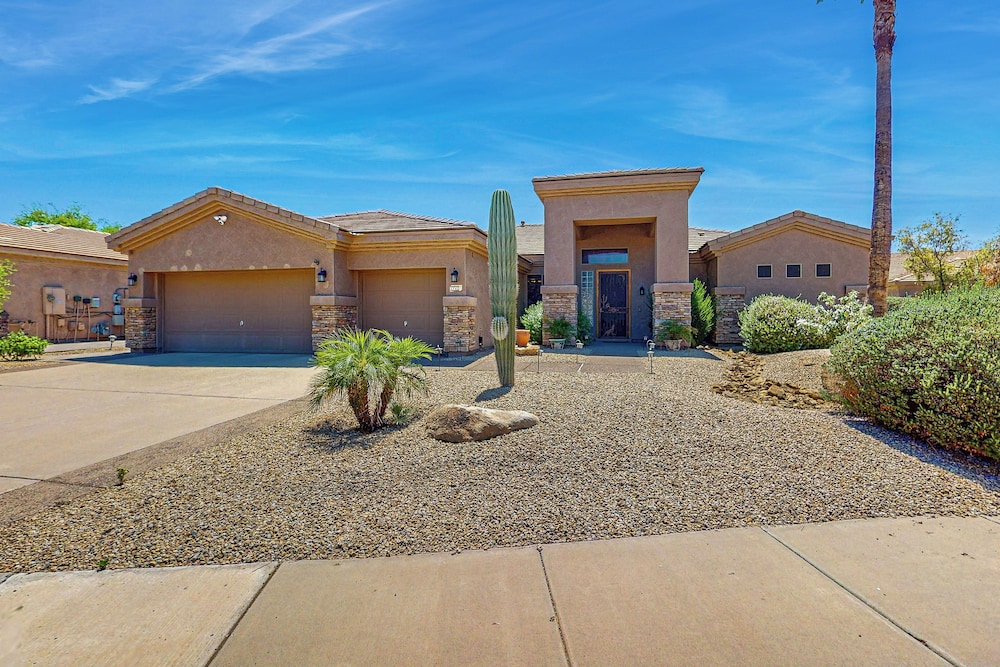 3br Home W/ Private Pool & Spa, Built-in Bbq Grill - Avondale, AZ