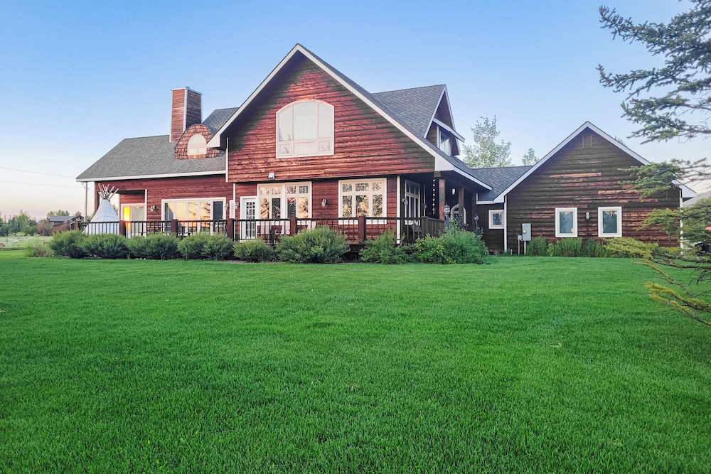 5br Mtn View Home W/ Fireplace, Grill, Jetted Tub - Lake Solitude, WY