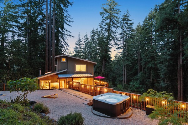 Redwood Oasis - Luxe Santa Cruz Cabin W/ Hot Tub - Davenport, CA