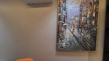 Quarto luxo, sacada, vista para a cidade | Parte interna