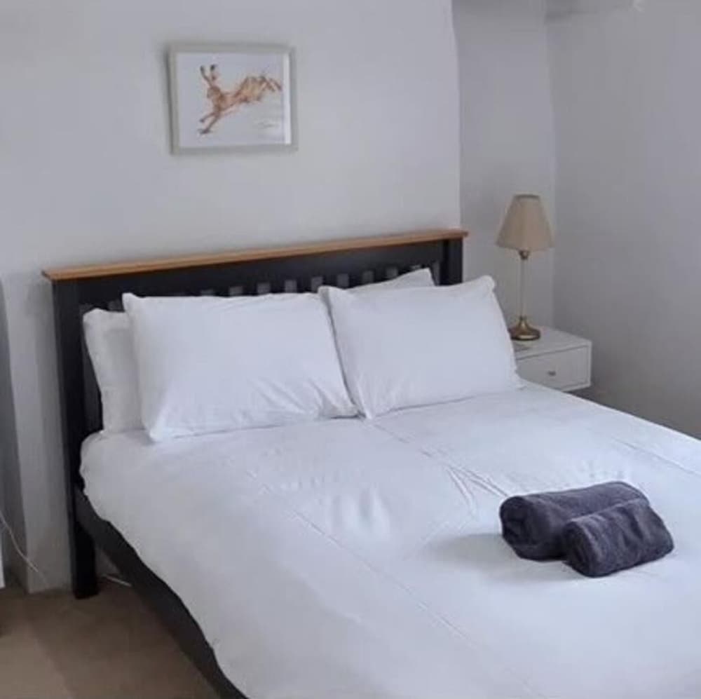 2 Bed Contractors Welcome Parking 3 Cars - Peterborough