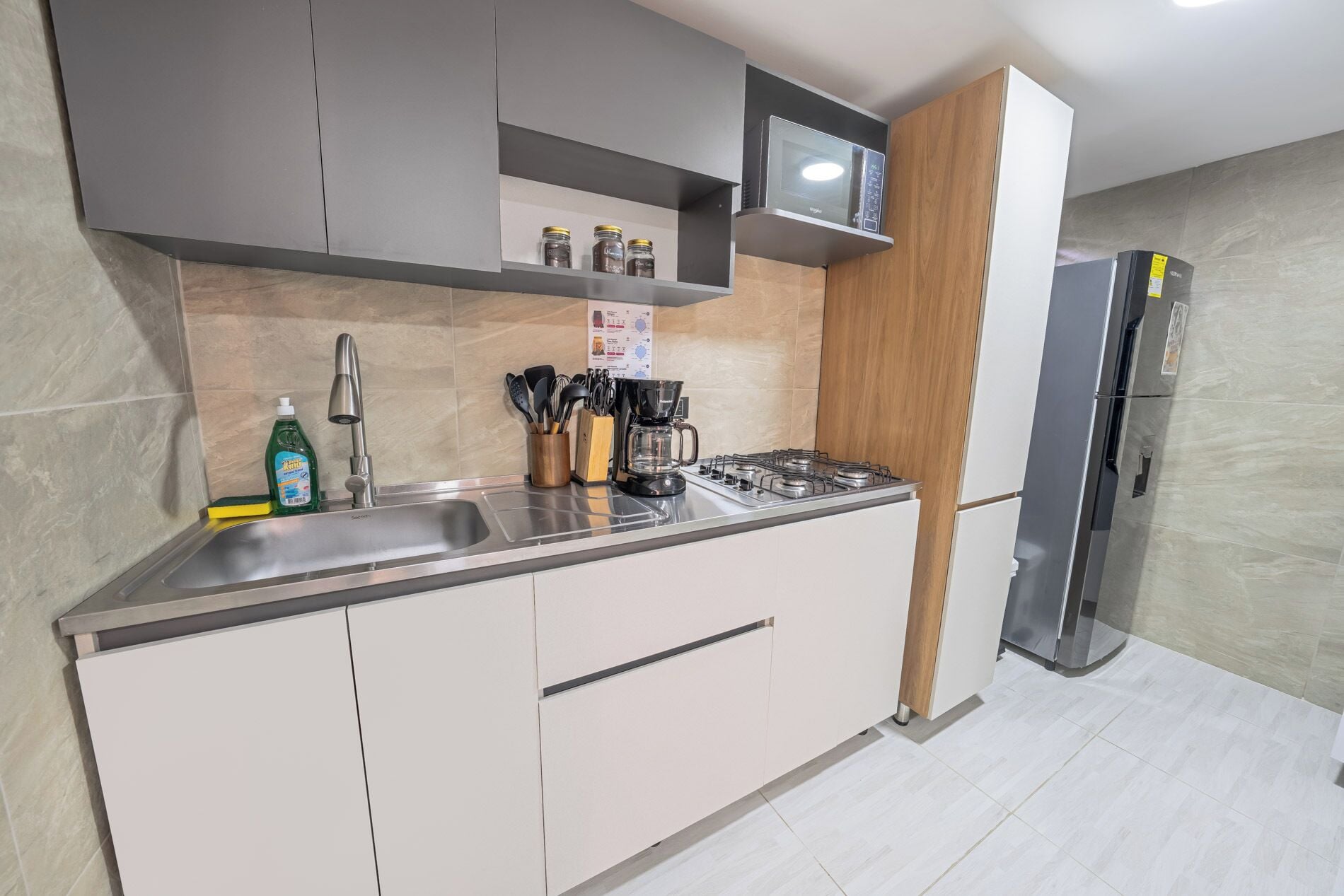 Apartamento | Cozinha privada | Cafeteira/chaleira