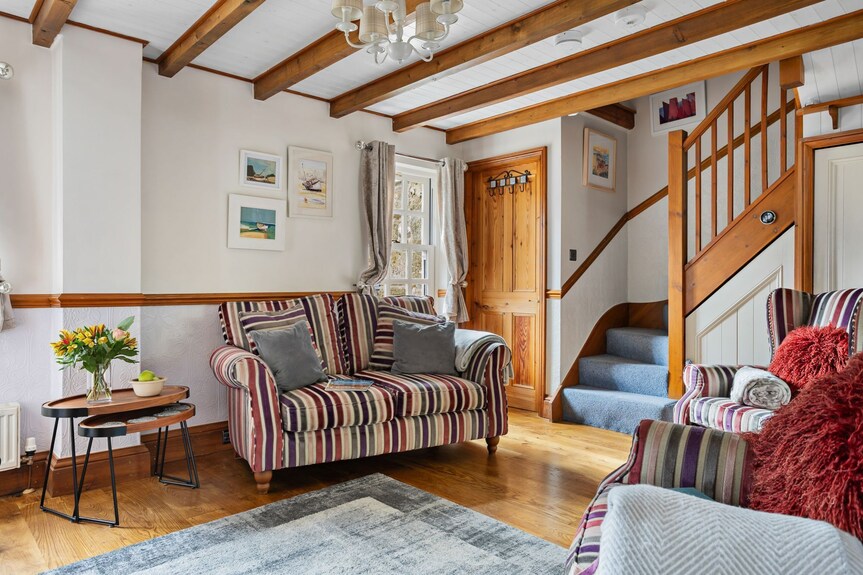 Beryas Cottage - Pet Friendly - Free Wifi & Parking - Fireplace - Mousehole