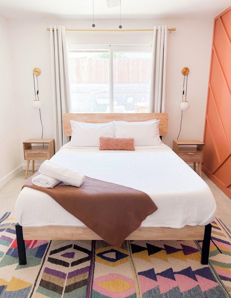 Chic Modern Retreat with Cowboy Pool, Stargazing Deck, Record Player ...