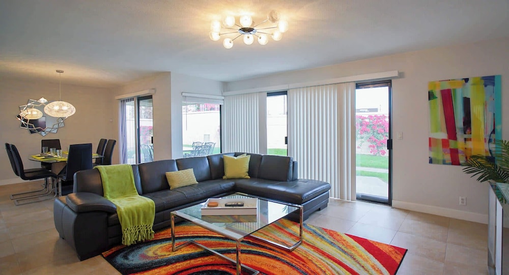 Single-Story Condo in Cathedral City with Pool Access Avis, Prix ...
