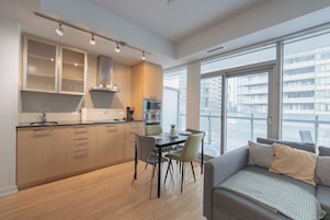 Quarto Duplo Deluxe, varanda, Vista para a cidade | Refeições no quarto