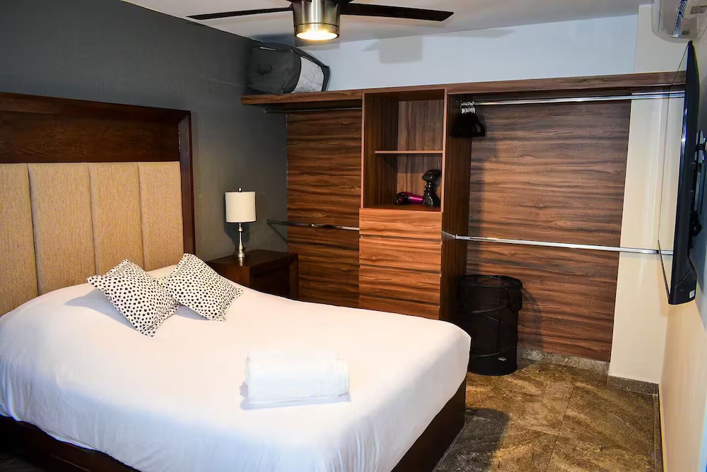 Cool 2 BR Apartment @Centrito Valle in San Pedro Reviews, Deals ...