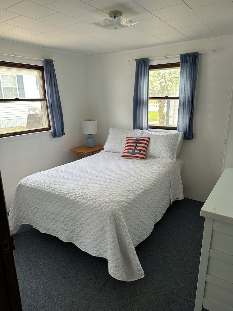 The Nest @ Haven- 2/1 with Sandy Beach Directly on Lake Huron Avis ...