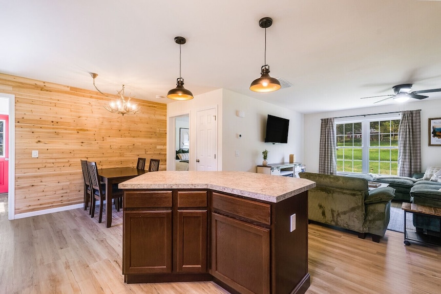 Riverandridge: 3 Min To River, Hot Tub & Fire Pit - Luray, VA
