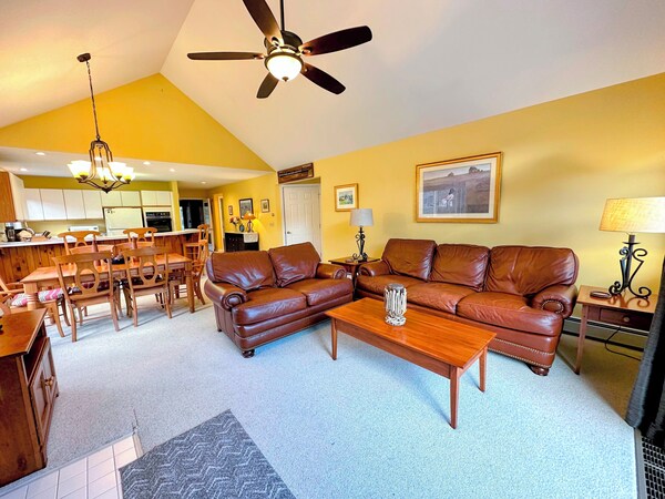 G2 Sunny And Homey Fairway Village Townhome Right On The Omni Mount Washington Hotel Golf Course - Ferris Wheel, Jefferson