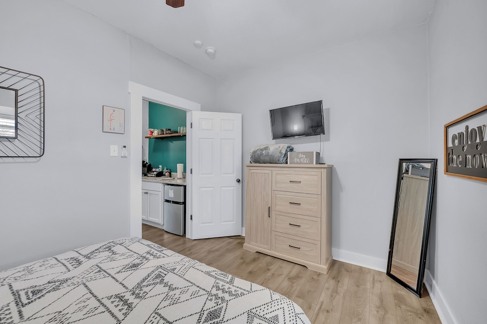 Charming 1-bedroom house close to it all! Reviews, Deals & Photos 2026 ...