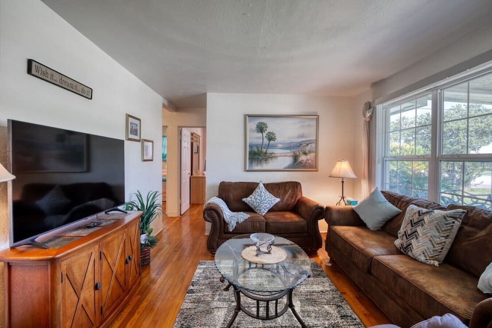 Home Away From Home Daytona 3 Bedroom - Daytona Beach