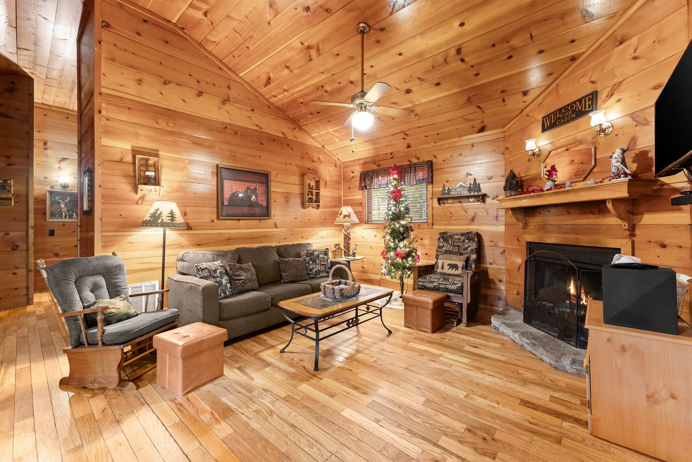 Luxury Cabin Full Of Amenities W/ Private Trail - Helen, GA
