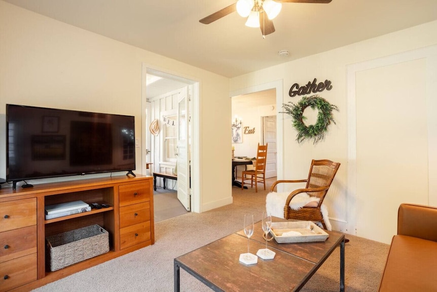 Quaint Cottage Nestled In Premier Historical Tract - Arcadia, CA