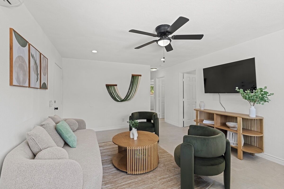 Marvelous 3-bedroom House With Ac In Friendly Tustin - Irvine, CA