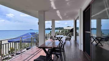 Estúdio luxo, vista para a praia | Opções para refeição ao ar livre