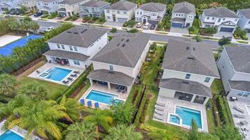 Casa (Multiple Bedrooms) | Parte interna