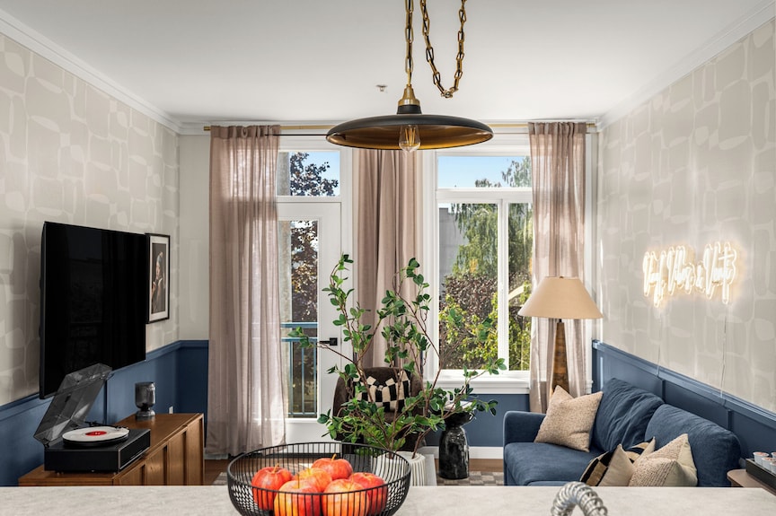 Welcome To The Cloudline! - Seattle, WA