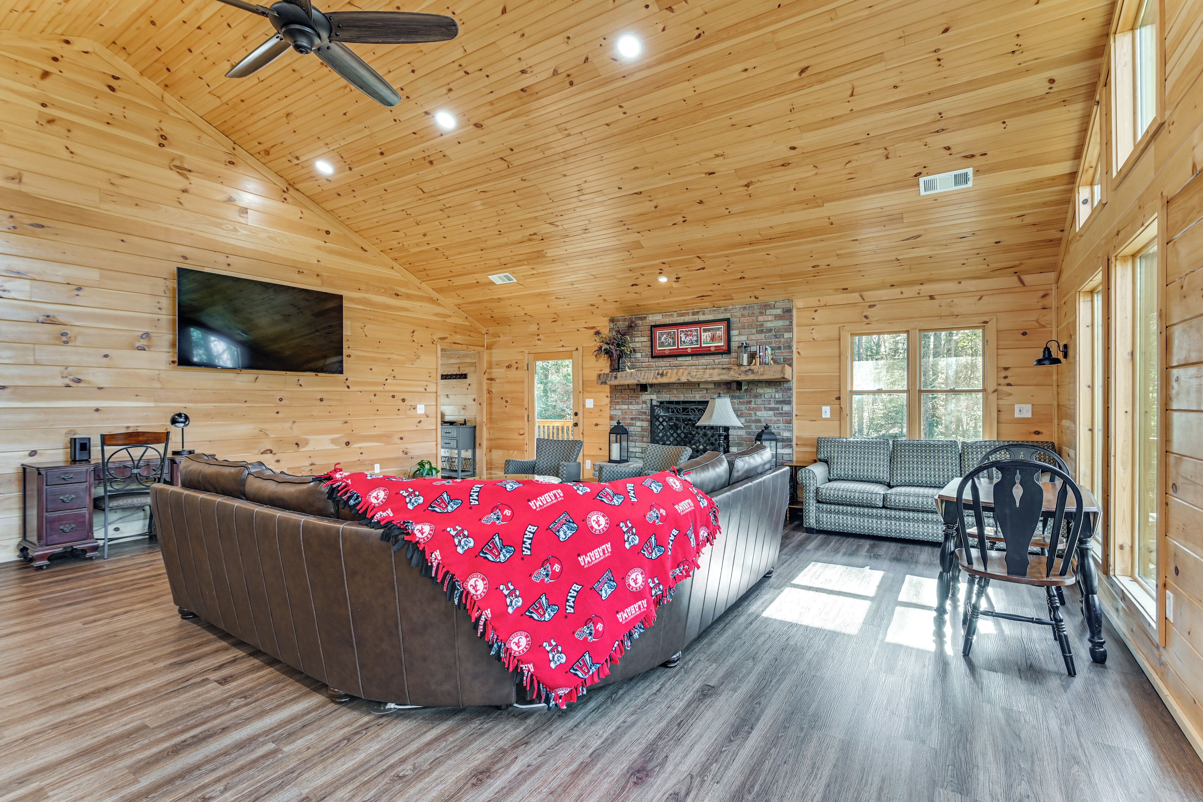 Boat & Relax! Wooded Northport Home On 60 Acres - Tuscaloosa, AL