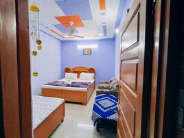 Quarto Duplo, varanda, vista para a colina | Quartos insonorizados, ferro/tábua de engomar, Wi-fi grátis 