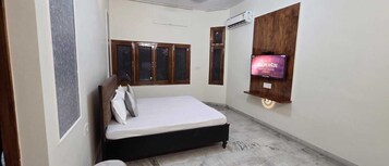 Quarto standard | Escrivaninha, espaço de trabalho para notebook, Wi-Fi de cortesia