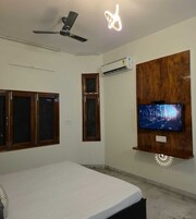 Quarto superior | Escrivaninha, espaço de trabalho para notebook, Wi-Fi de cortesia