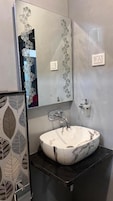 Vila conforto, 3 quartos, cozinha americana, no piso térreo | Banheiro | Produtos de toalete grátis, secador de cabelo (mediante solicitação)