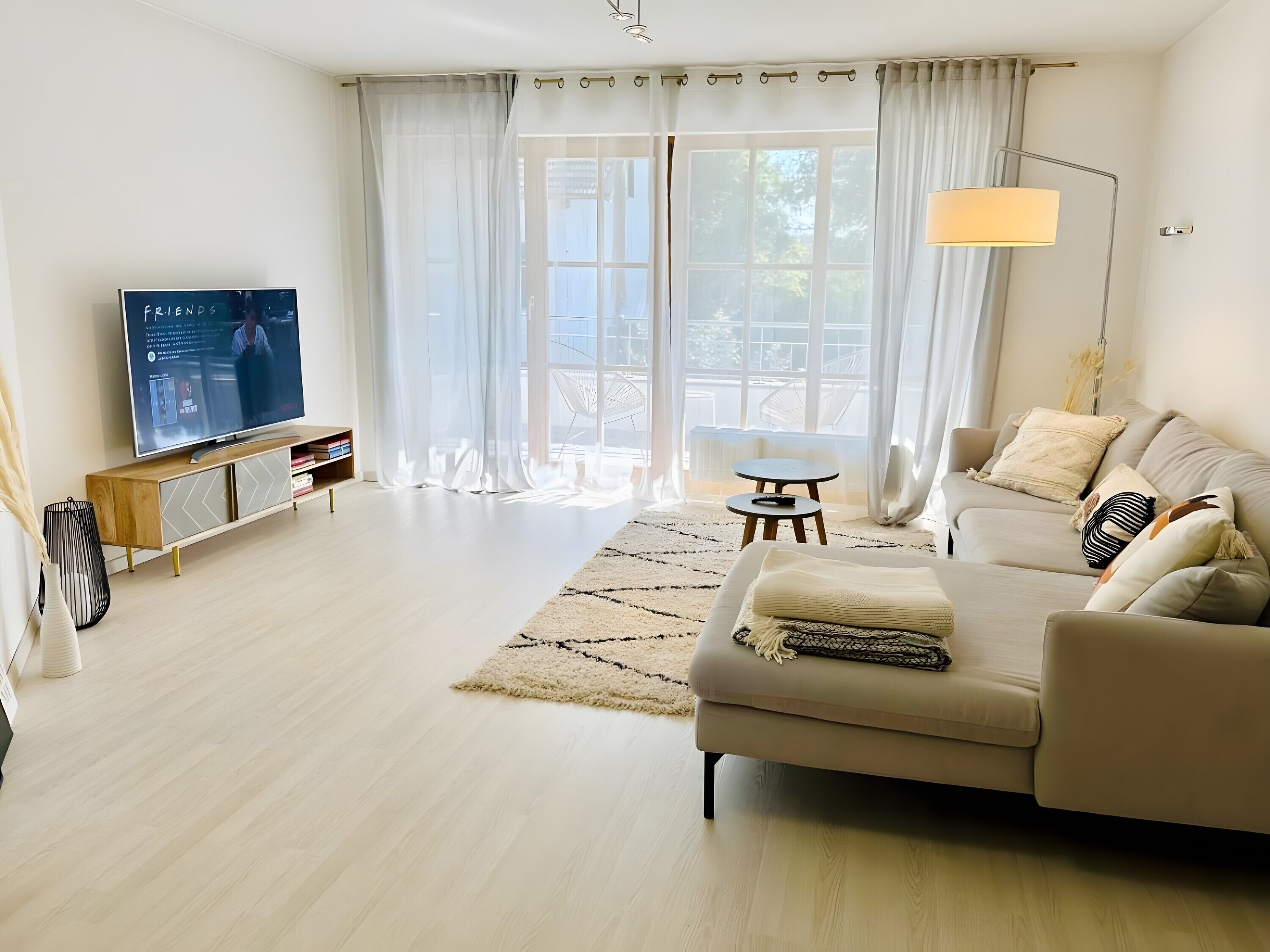 Appartement Moderne 3 Pièces à Penzberg : Balcon, Parking, Gare à Proximité - Seeshaupt