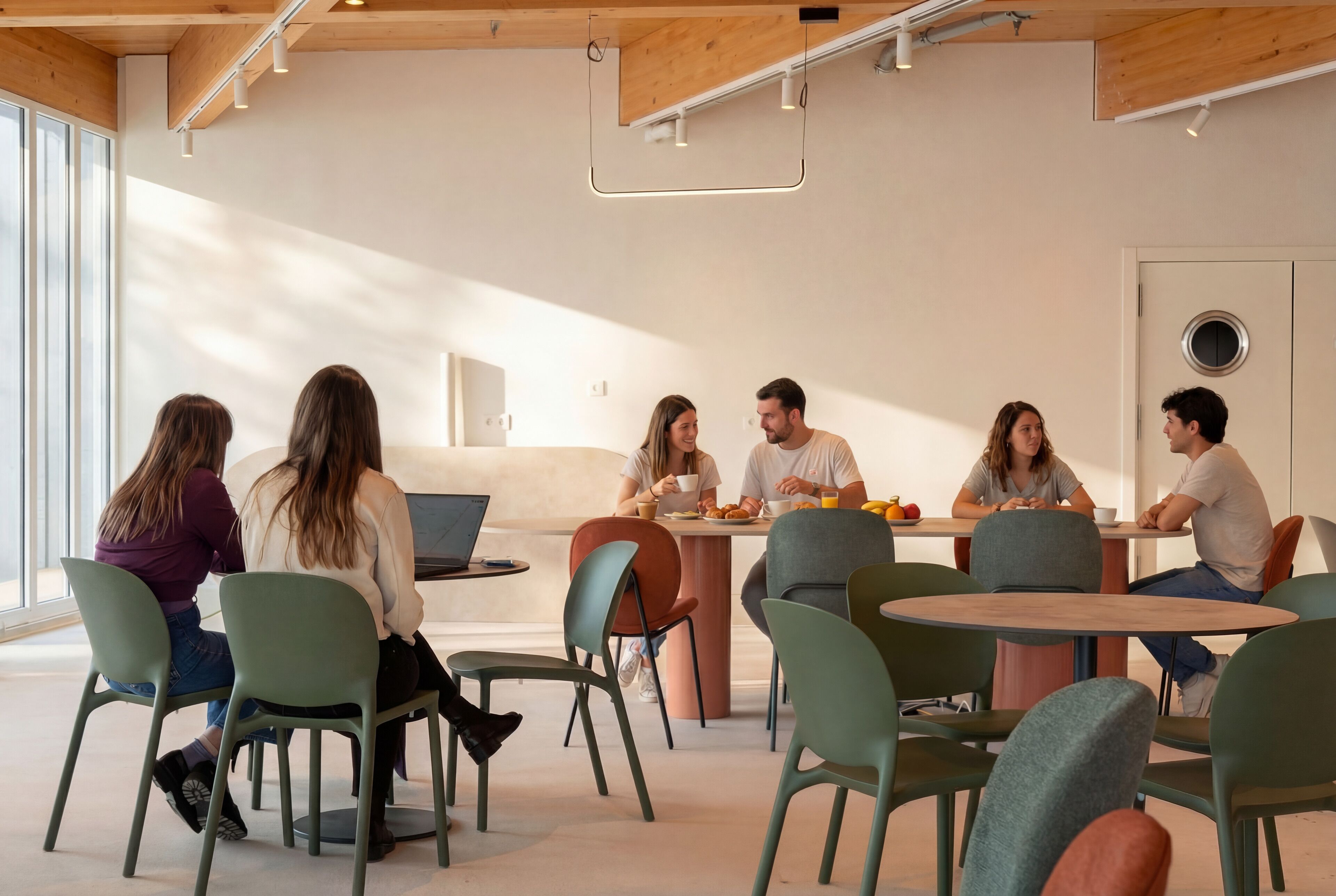 Café da manhã continental todos os dias (EUR 14 por pessoa) 