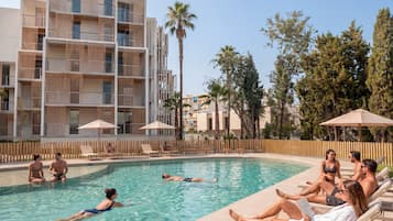 Piscina externa sazonal