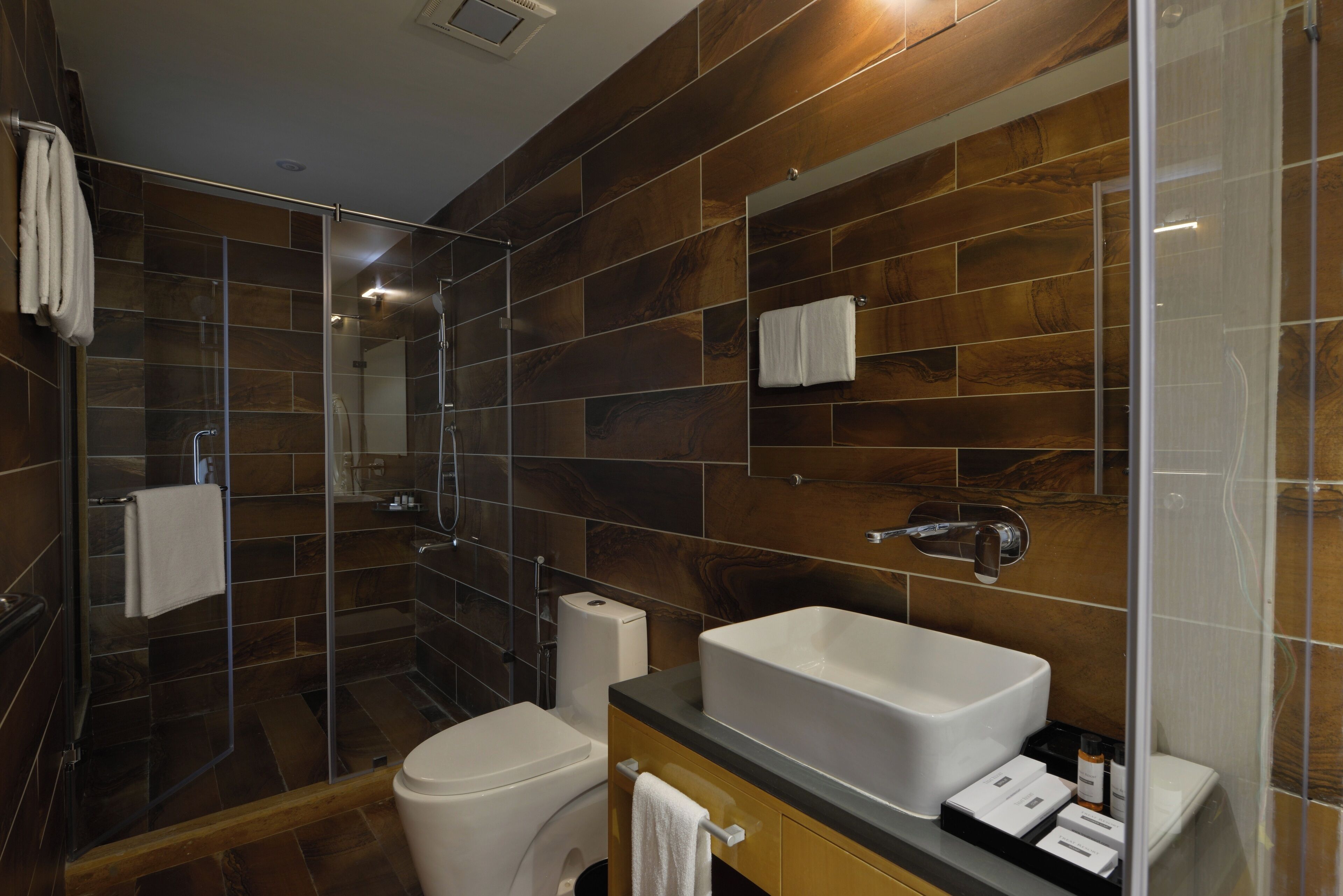 Suite Júnior | Casa de banho | Chinelos 
