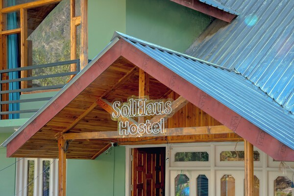 Solhaus Hostel - Kasol