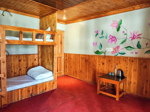 Solhaus Hostel - Kasol