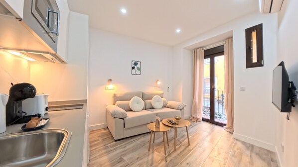 Luminous 1st B in Marqués de Santa Ana Reviews, Deals & Photos 2026 ...