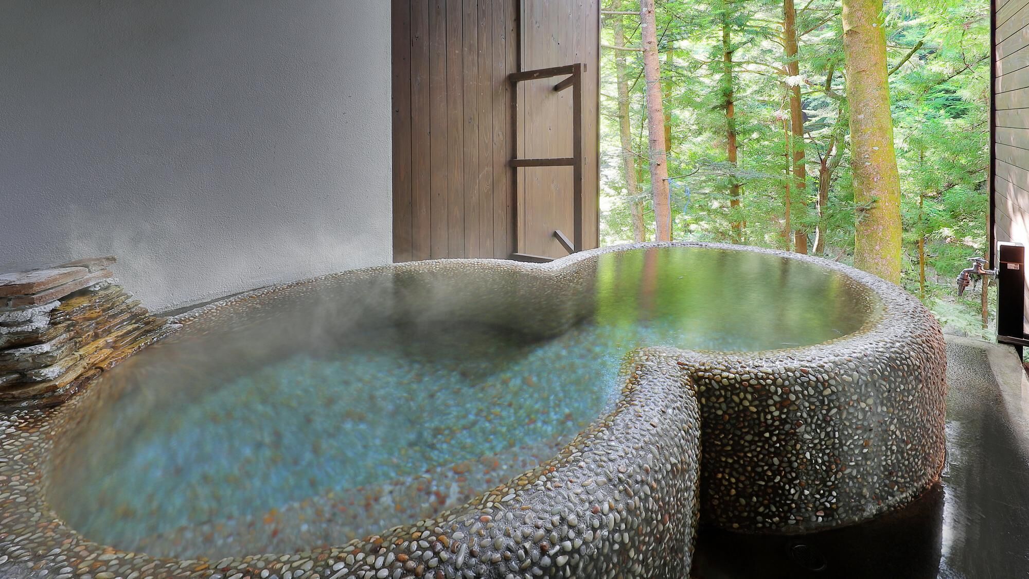 Casa de Campo Deluxe | Casa de banho | Uma banheira, artigos de higiene pessoal grátis, um secador de cabelo 