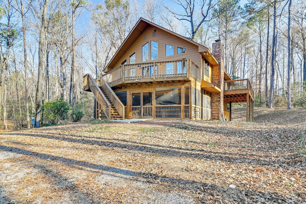 Boat & Relax! Wooded Northport Home On 60 Acres - Tuscaloosa, AL