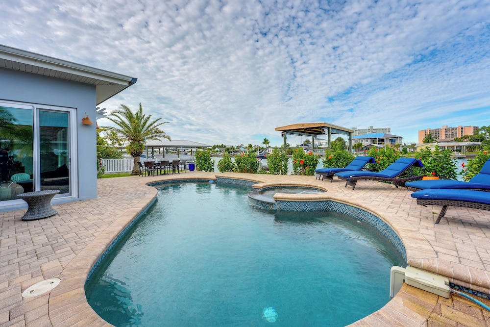 Walkable Waterfront Paradise: Home In Clearwater! - Clearwater, FL