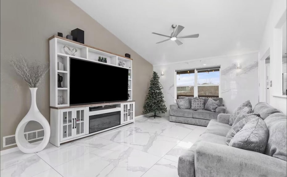 Spacious 6-bedroom House In The Heart Of Greeley - Greeley