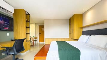 Apartamento Comfort | Cortinas/cortinados opacos, ferro/tábua de engomar, Wi-fi grátis