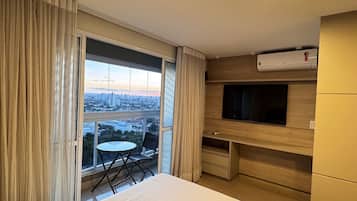 Estúdio standard | Cortinas blackout, ferros/tábuas de passar roupa, Wi-Fi de cortesia