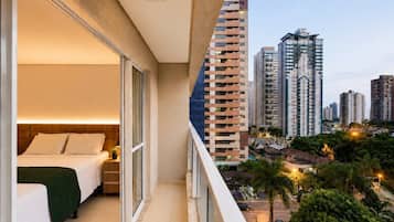 Apartamento Design | Com mobília individualizada, secretária