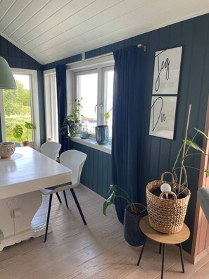 Cabine, 3 quartos | Restaurantes