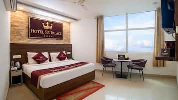 Quarto Duplo ou Twin Deluxe | Secretária, secretária adequada para computadores portáteis