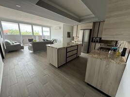 Cobertura, vista para a montanha | Parte interna