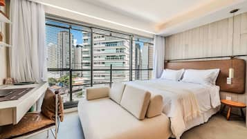 Apartamento | Cortinas blackout, ferros/tábuas de passar roupa, Wi-Fi de cortesia