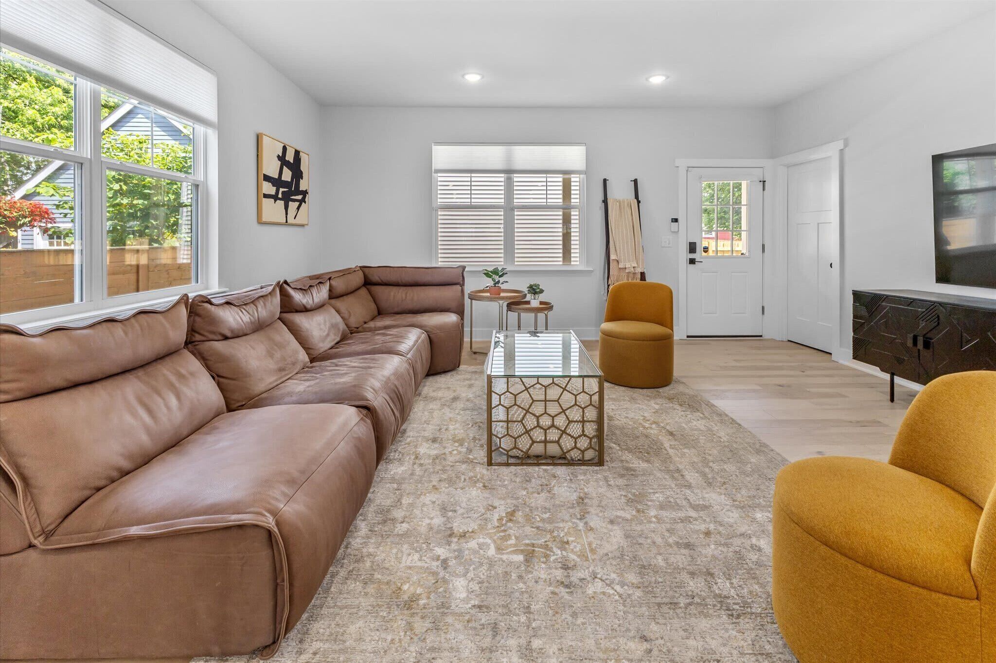 Lux House & Carriage House Furnished For Comfort - Indianapolis