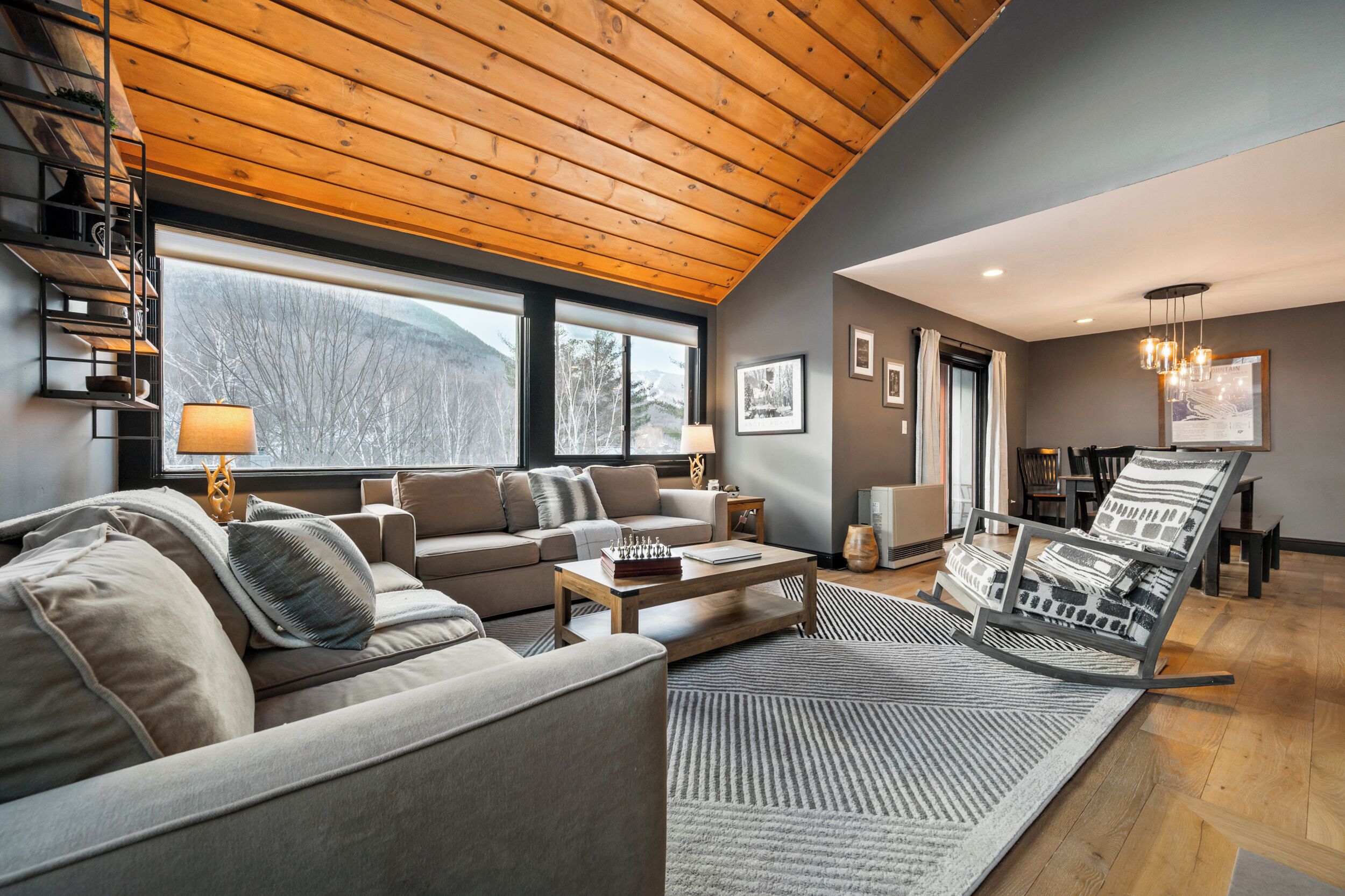 Summit 71 - Pools, Hot Tubs, Shuttle, Loon & Downtown - Franconia, NH