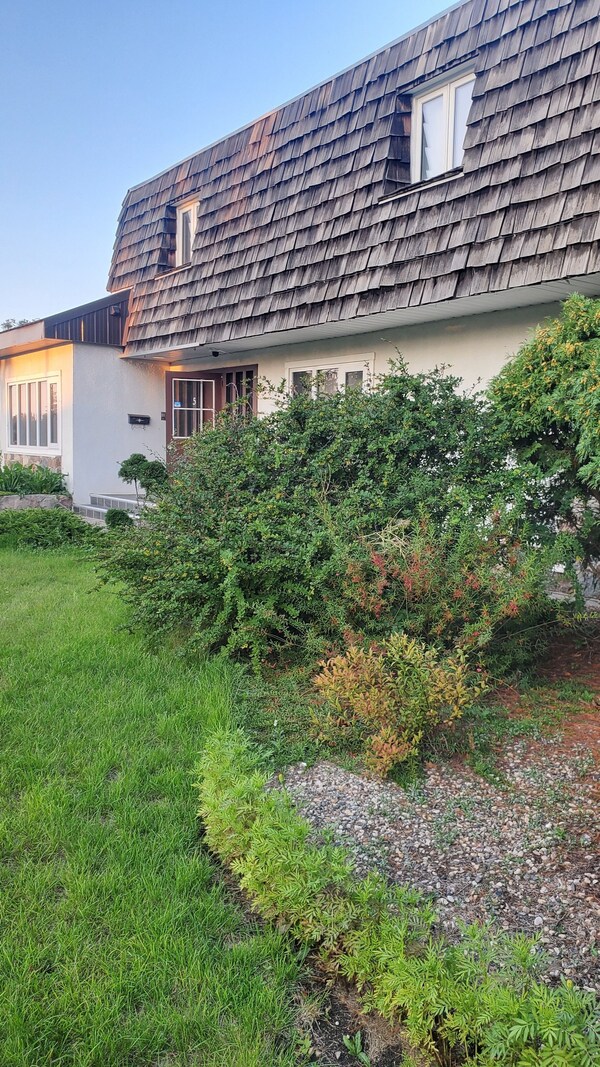 Pells Hostel - Saskatchewan